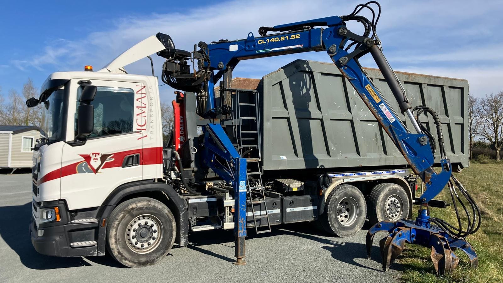 Nouveau véhicule Grue - Grappin - Transports VICMAN